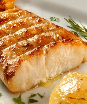 Receita do Dia: Robalo ao forno assado com batatas - Colpani Piscicultura
